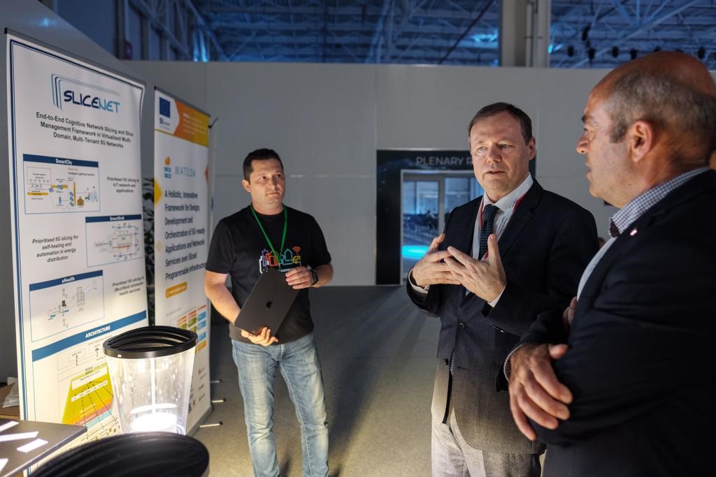 SliceNet partner Orange demo booth at Digital Assembly 2019 – SLICENET